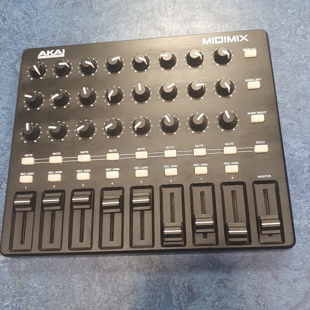 Pre-owned Akai Profesional Midimix - Own4Less